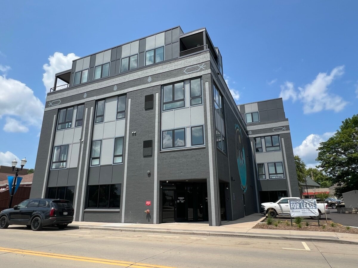 130 Main St, Menasha, WI 54952 - Harbor Lofts | LoopNet
