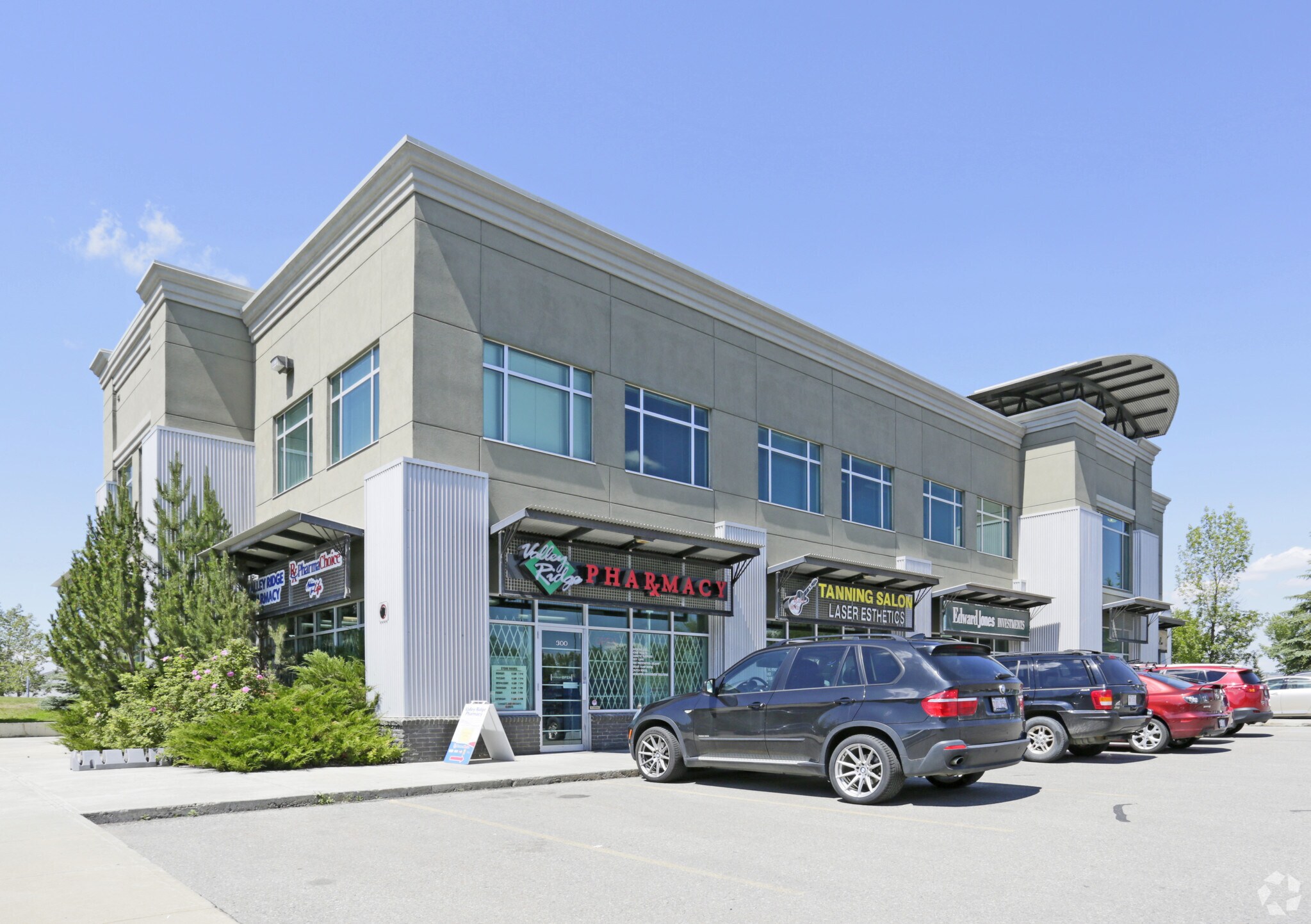 11245 Valley Ridge Dr NW, Calgary, AB T3B 5V4 | LoopNet