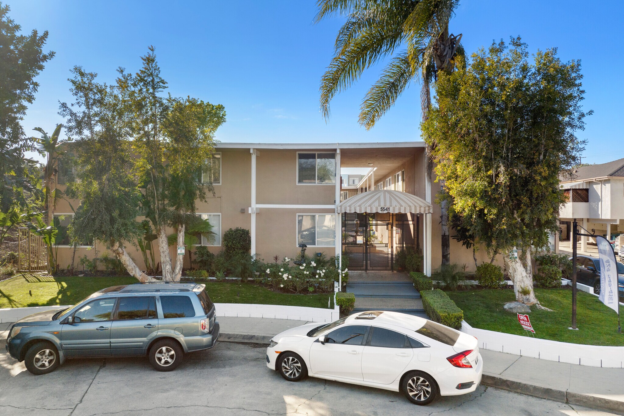 5541 Newcastle Ave, Encino, CA 91316 - Multifamily for Sale | LoopNet