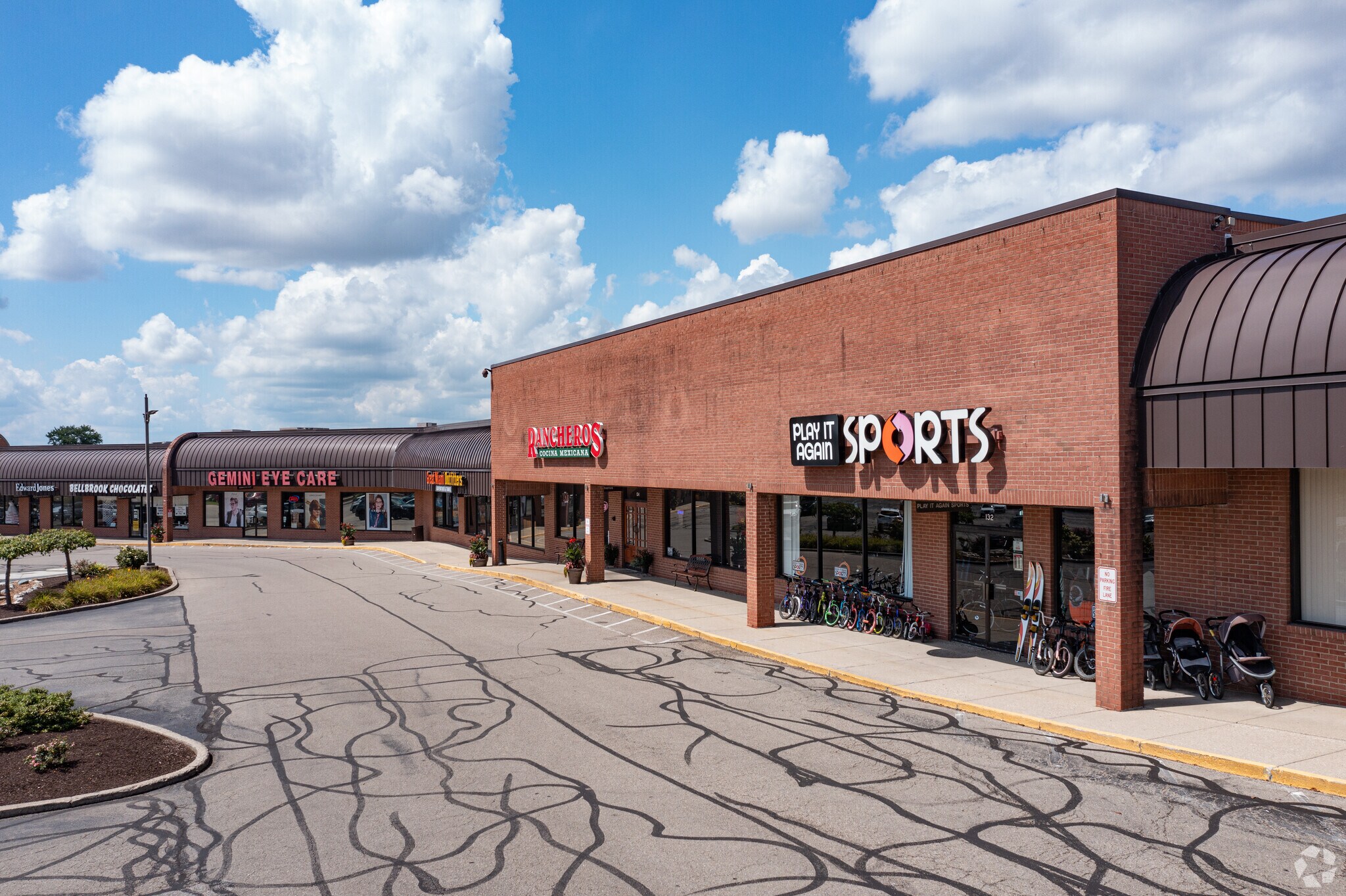 101-175 E Alex-Bell Rd, Centerville, OH 45459 - Cross Pointe Shopping ...