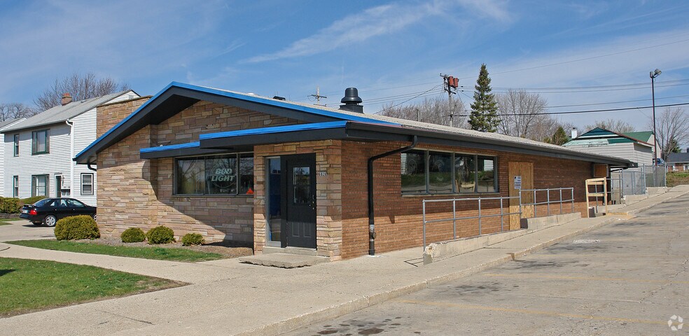 6828 W Oklahoma Ave, Milwaukee, WI 53219 | LoopNet