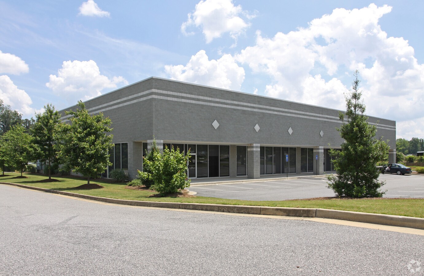 390 Winkler Dr, Alpharetta, GA 30004 | LoopNet