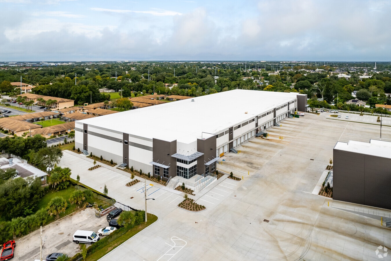 2001 W Oak Ridge Rd, Orlando, FL 32809 | LoopNet