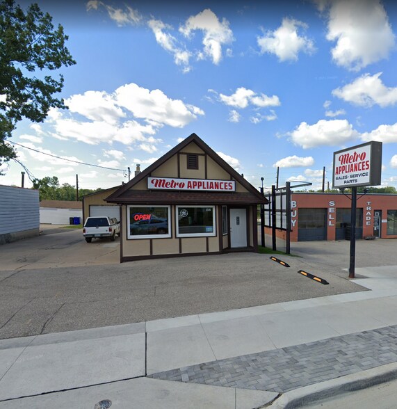 1725 Center Point Rd NE, Cedar Rapids, IA 52402 | LoopNet