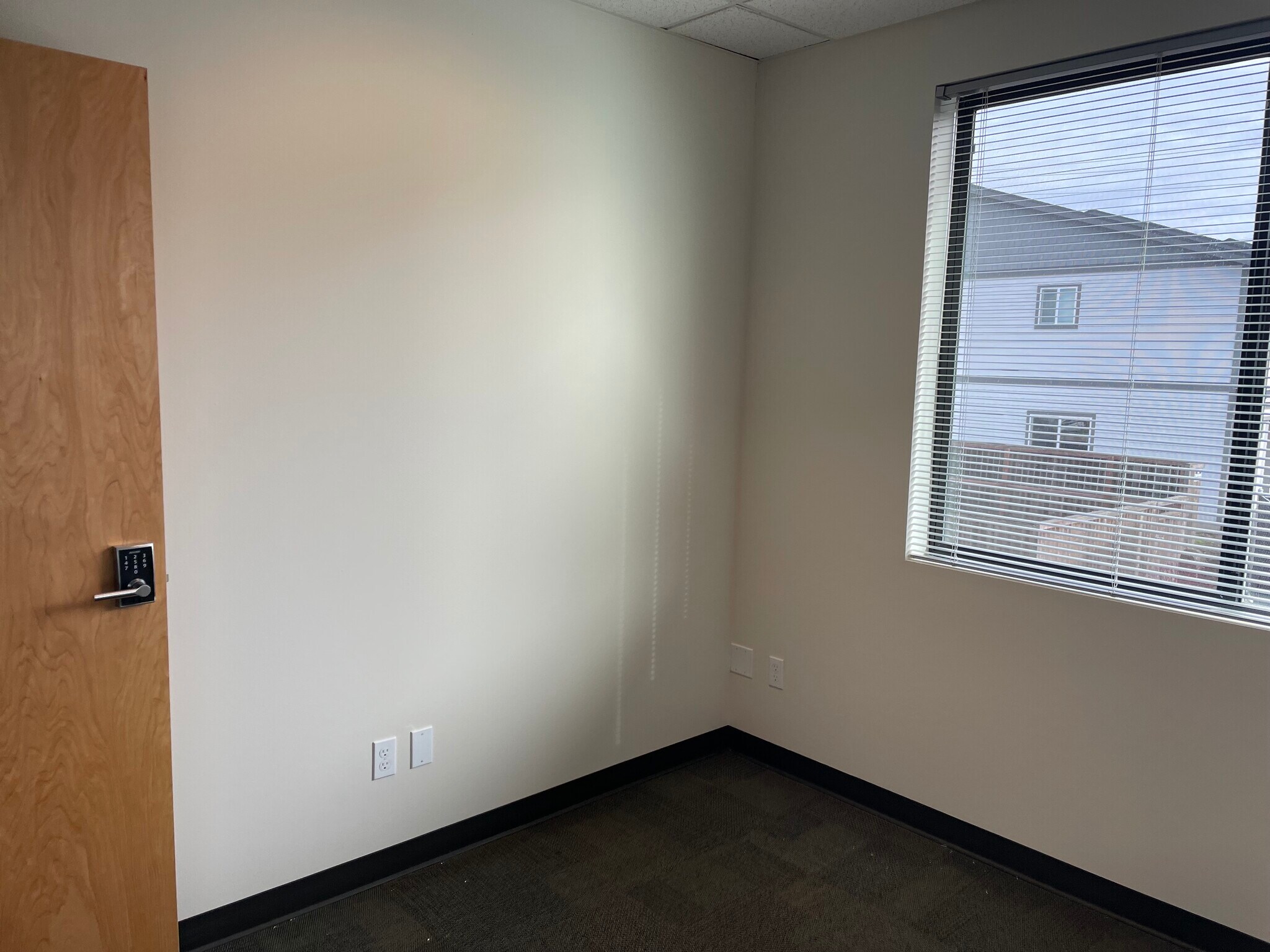 32650 State Route 20, Oak Harbor, WA 98277 - Harbor Station | LoopNet