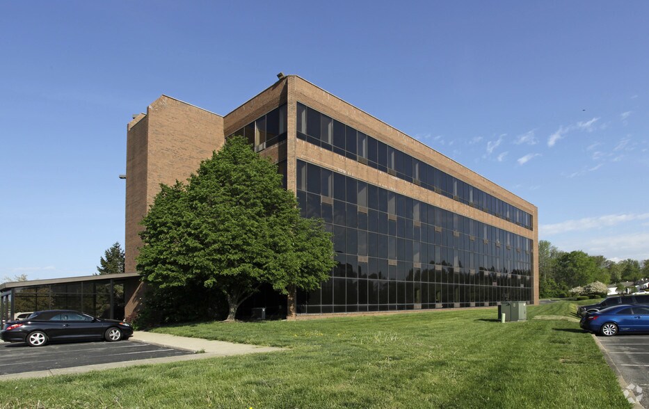 10300 Linn Station Rd, Louisville, KY 40223 | LoopNet