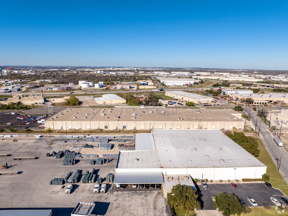 4958 Stout Dr, San Antonio, TX 78219 | LoopNet