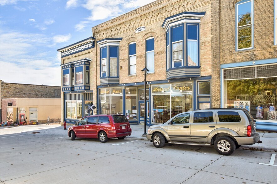 110 High St, Mineral Point, WI 53565 - Retail for Sale | LoopNet 110 High St, Mineral Point, WI 53565 - Retail for Sale | LoopNet