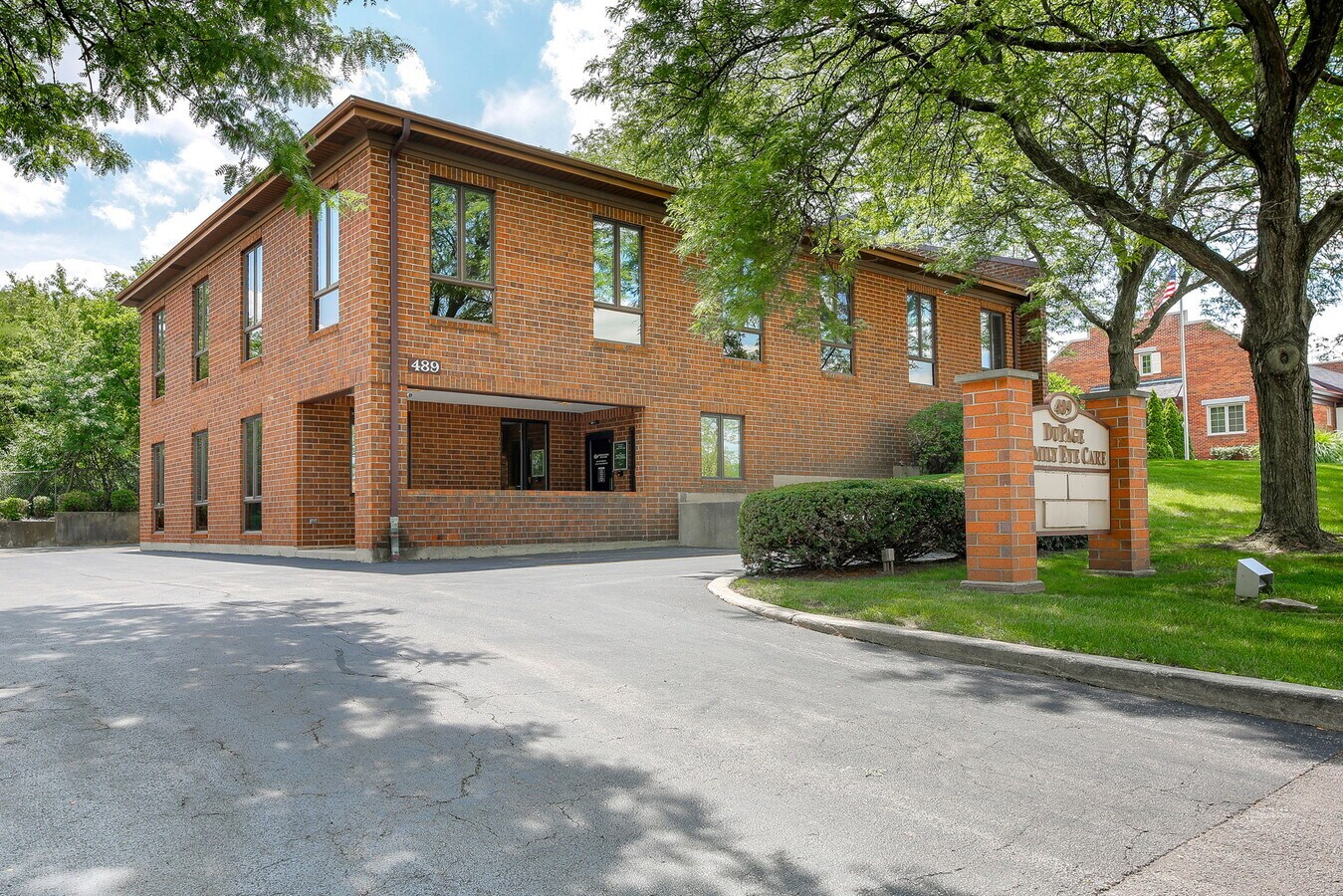 489 Taft Ave, Glen Ellyn, IL 60137 | LoopNet