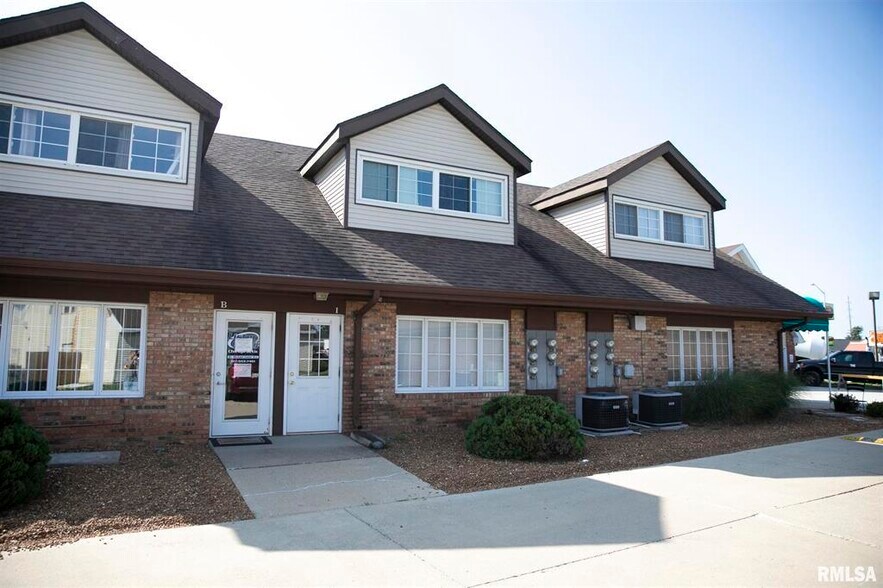 960 Clock Tower Dr, Springfield, IL 62704 | LoopNet