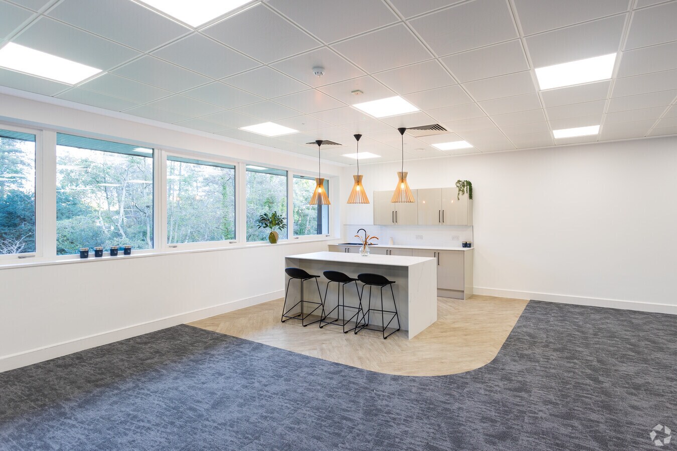 Grange Dr, Southampton, HAM SO30 2AF - Vanbrugh House | LoopNet