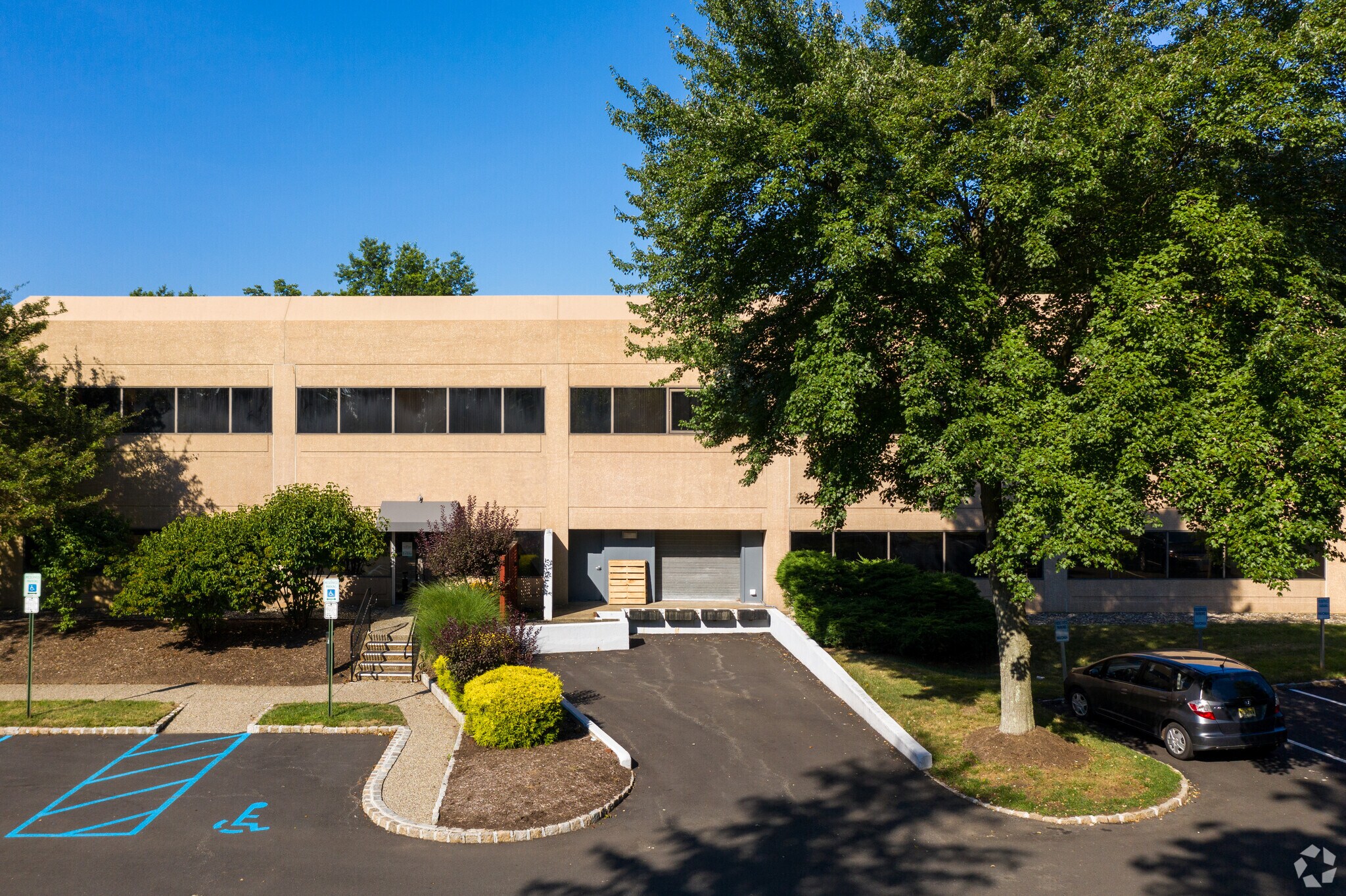 180 Mount Airy Rd, Basking Ridge, NJ 07920 - Mount Airy Corners | LoopNet