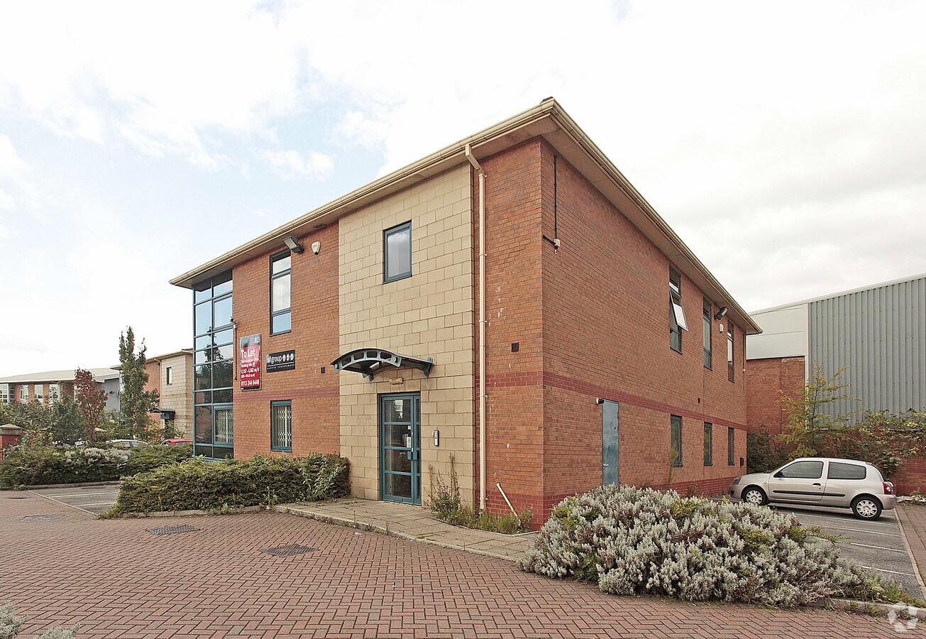 Low Fields Rd, Leeds, LS12 6UB | LoopNet