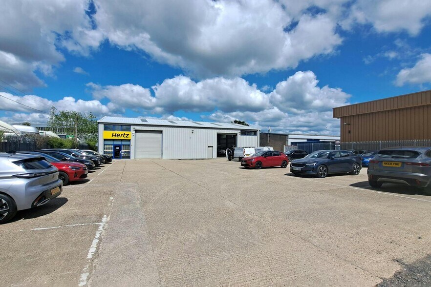 Armstrong Rd, Basingstoke, RG24 8NU - Exhibition Court | LoopNet