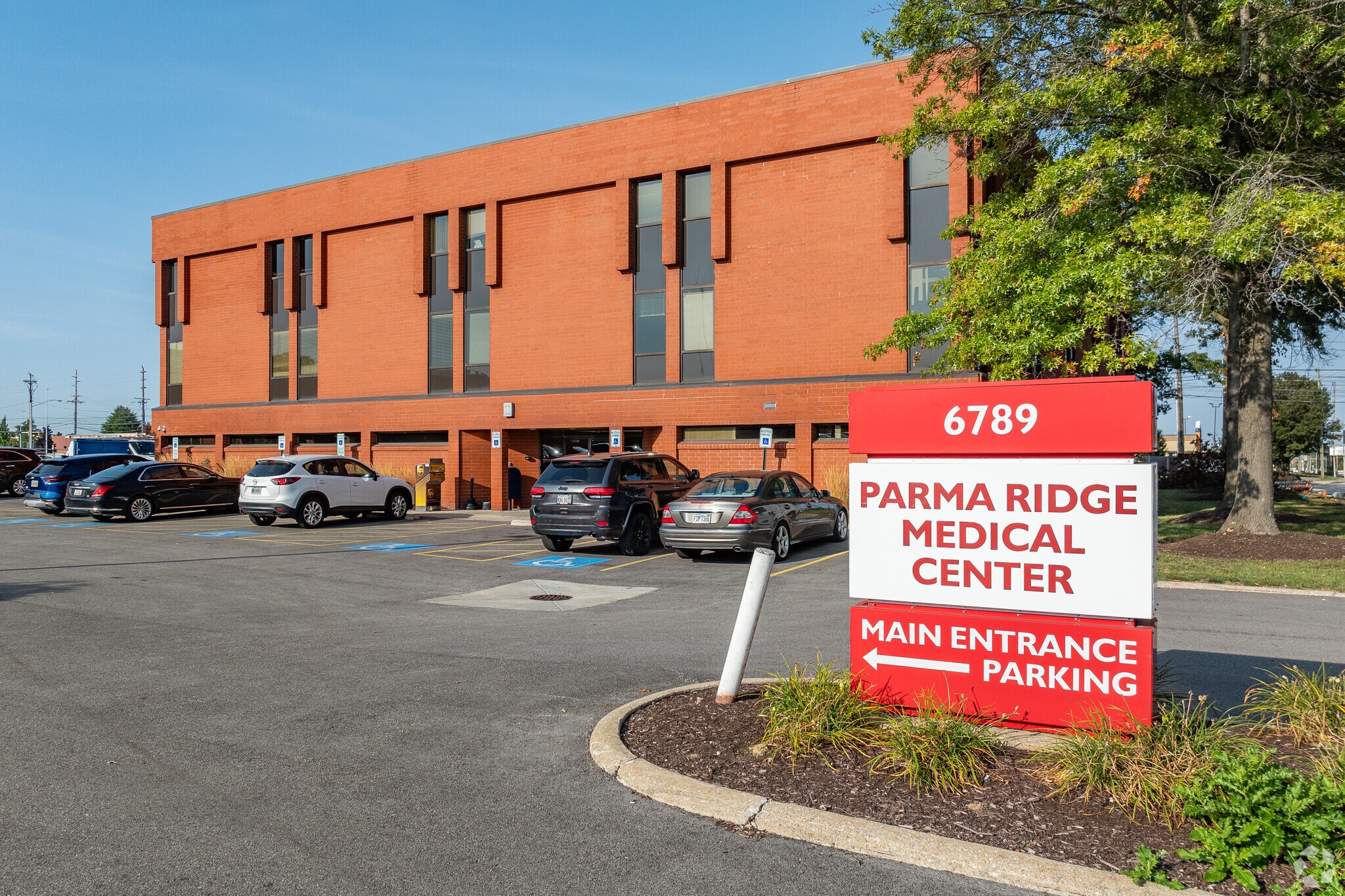 6789 Ridge Rd, Parma, OH 44129 - The Parma Medical Bldg | LoopNet