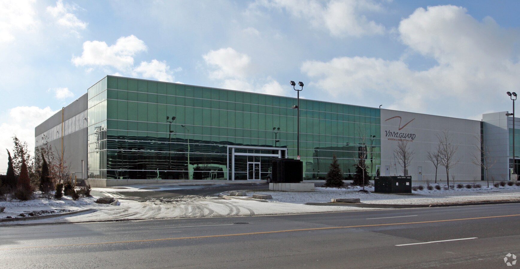 425 Zenway Blvd, Vaughan, ON L4H 0Z3 | LoopNet