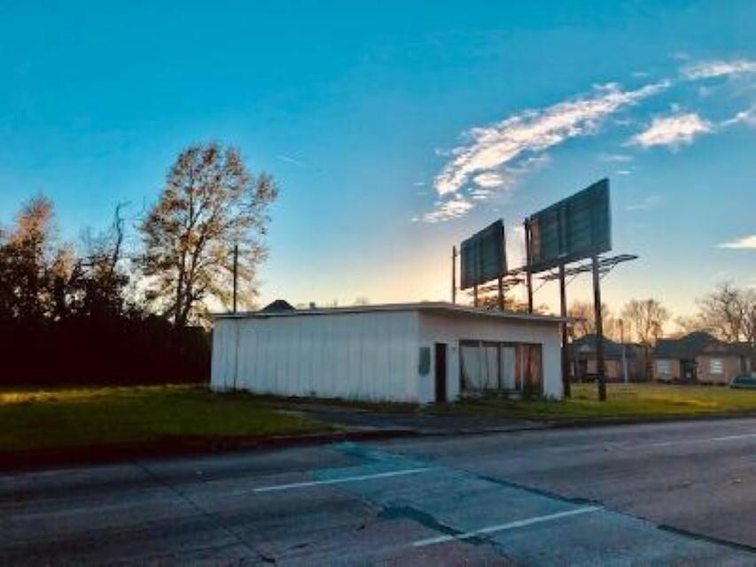 1447 Grand St, Beaumont, TX 77701 | LoopNet