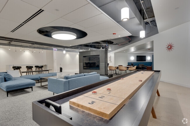 JLL - Chicago Commercial Listings & Brokers | LoopNet