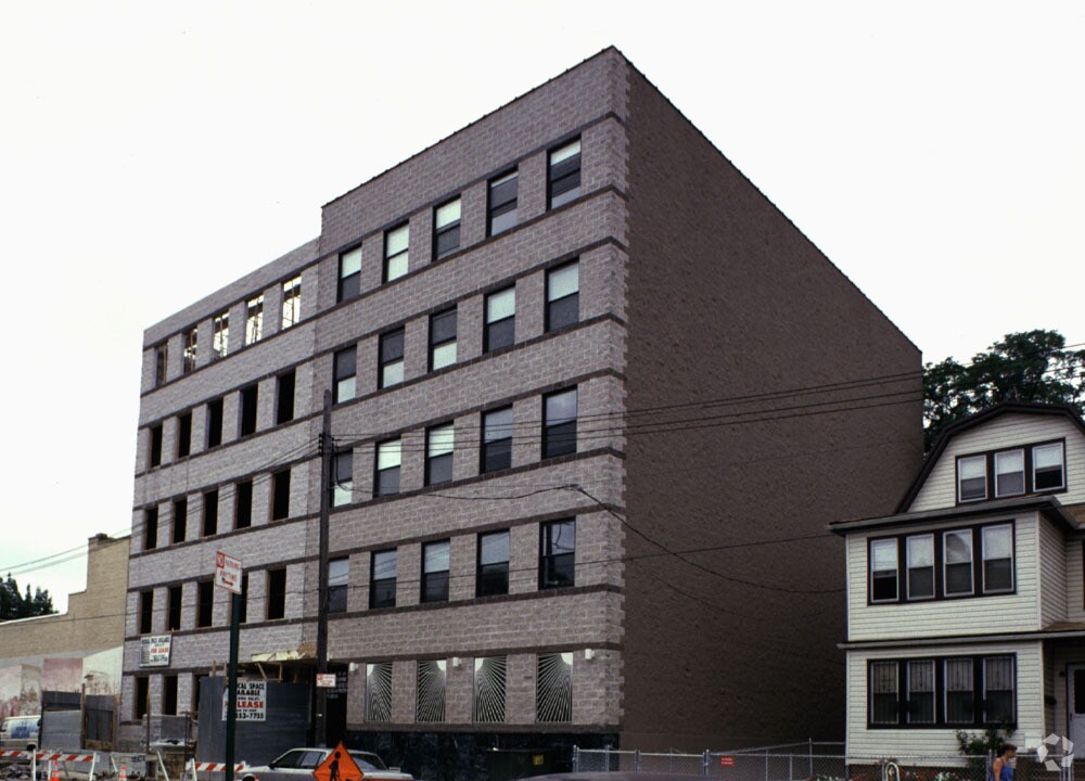 1660-1664 E 14th St, Brooklyn, NY 11229 - Office for Lease | LoopNet