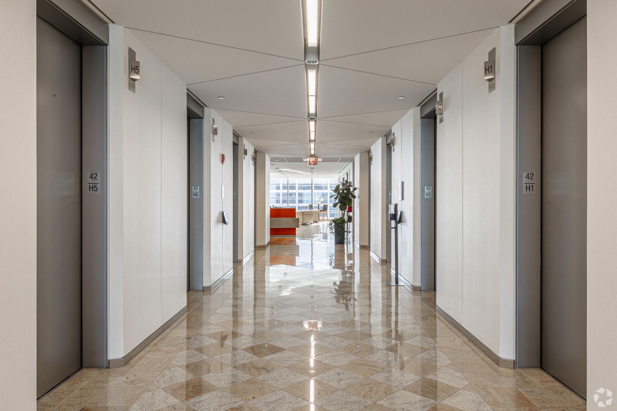 155 N Wacker Dr, Chicago, IL 60606 - Servcorp Offices & Coworking | LoopNet