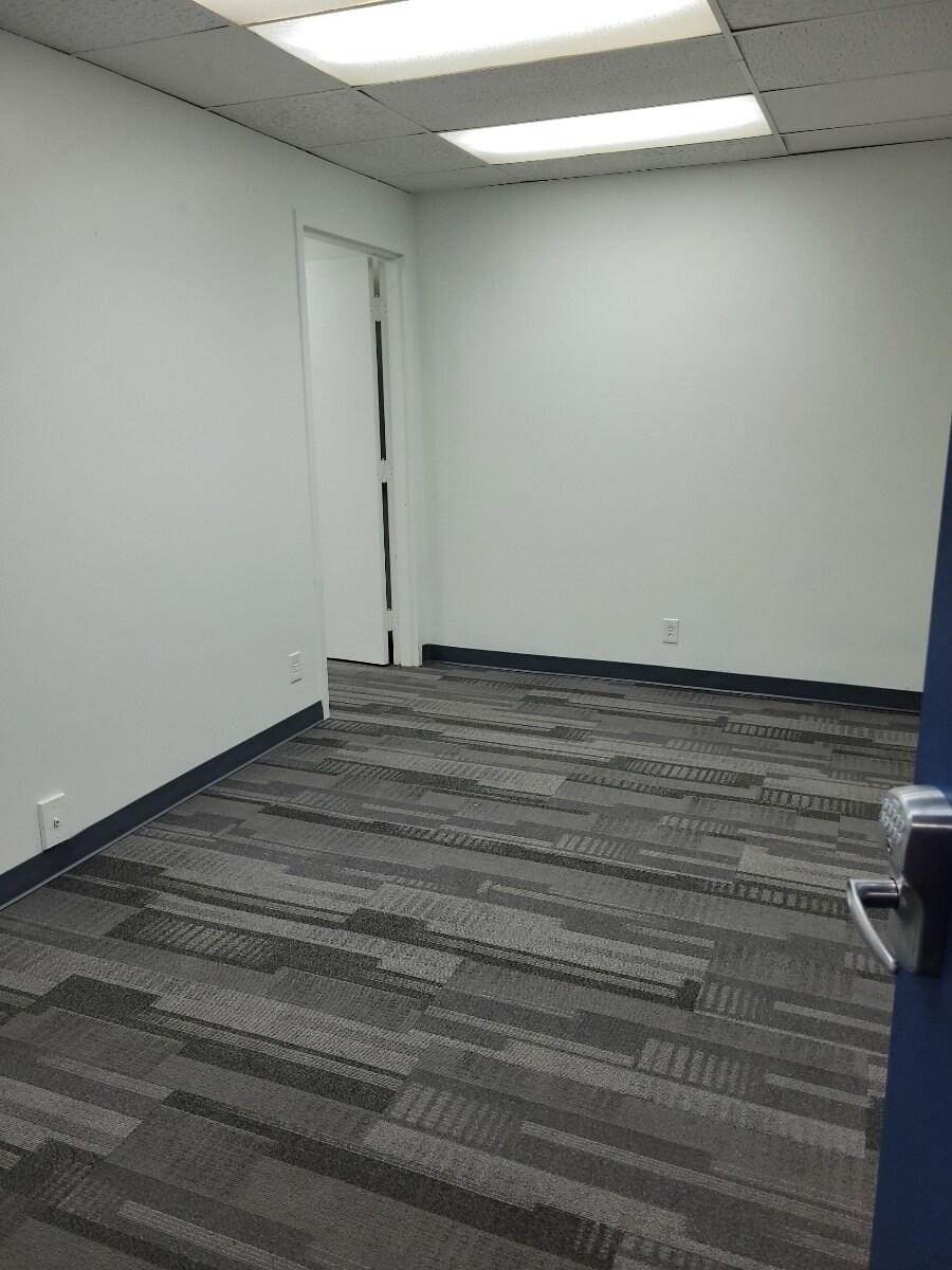 12401 E 43rd St, Independence, MO 64055 - The Crysler Building | LoopNet