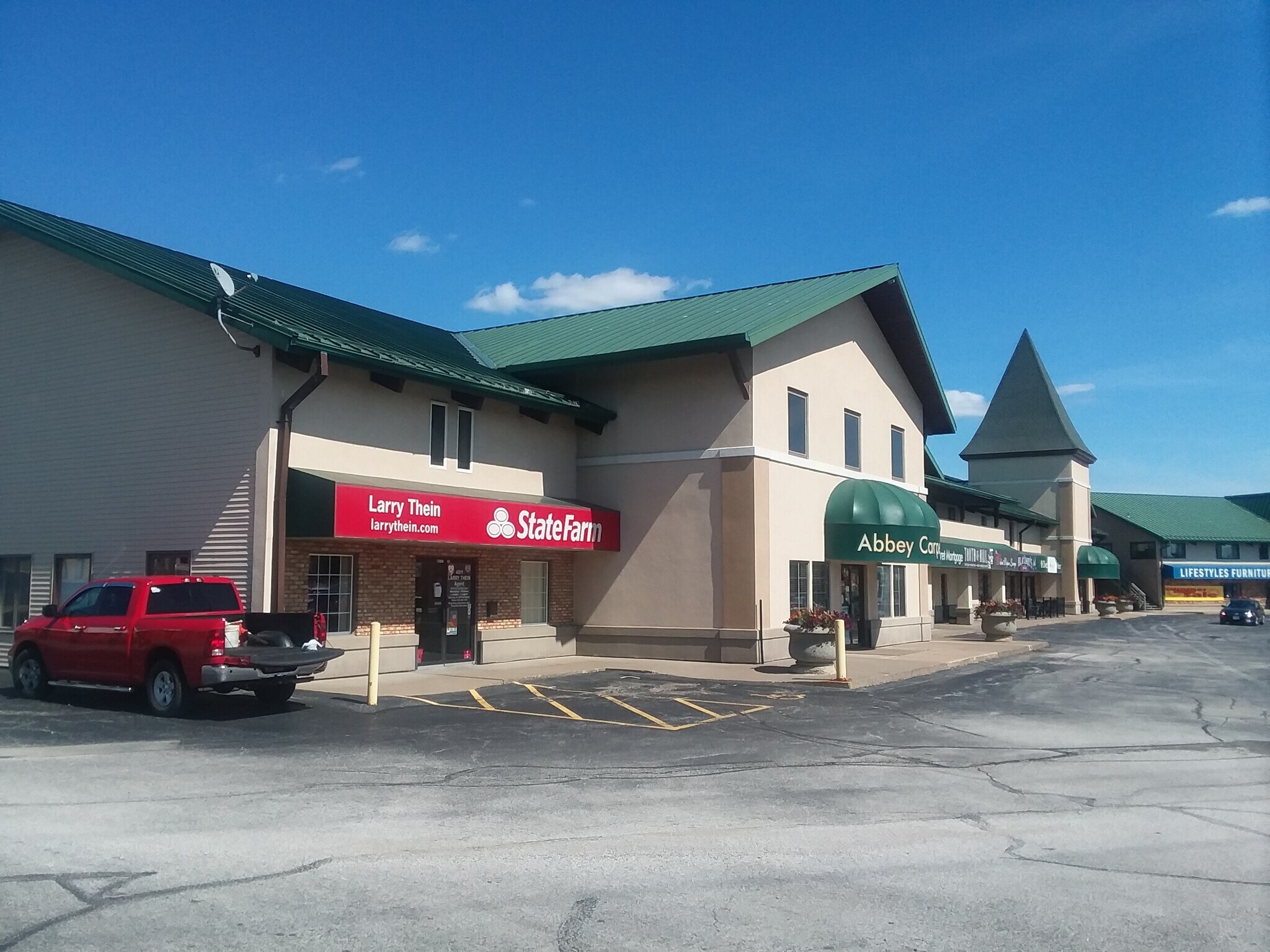 4711 N Brady St, Davenport, IA 52806 - Walnut Center | LoopNet