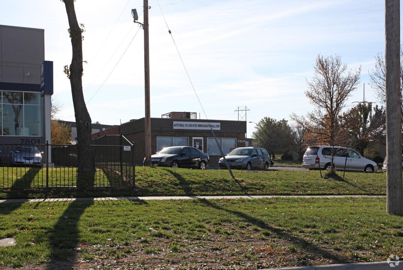 7805 E Frontage Rd, Overland Park, KS 66204 | LoopNet