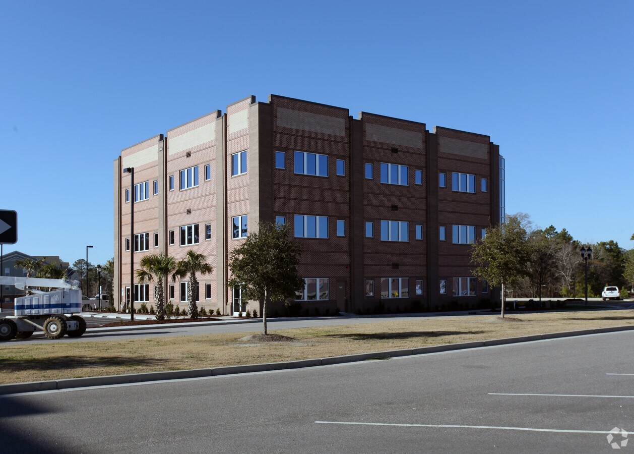 6752 Parker Farm Dr, Wilmington, NC 28405 | LoopNet