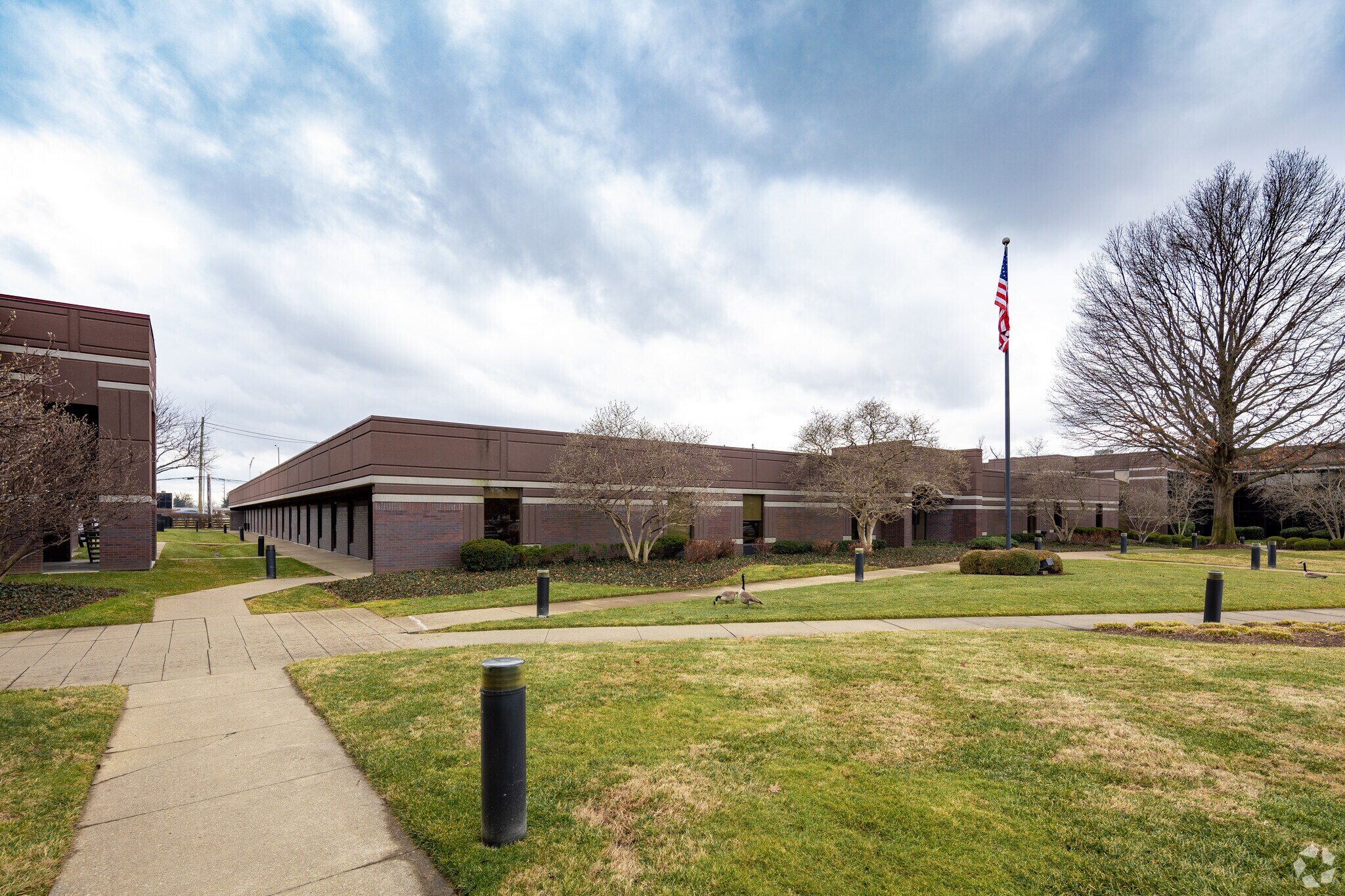 10170 Linn Station Rd, Louisville, KY 40223 - NTS Center | LoopNet