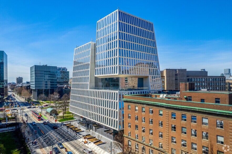 108 College St, Toronto, ON M5G 0C6 - U of T: Schwartz Resiman Innovation Centre | LoopNet