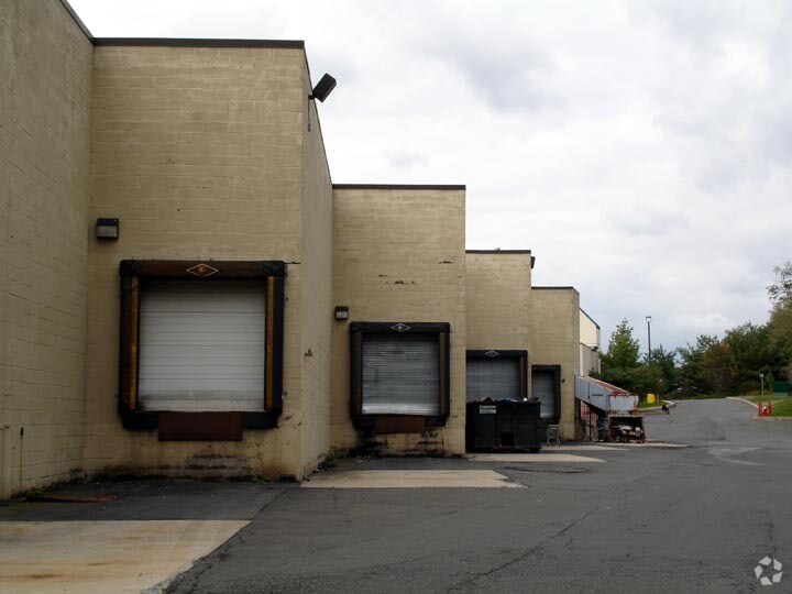 1-170 Spring Valley Market Pl, Spring Valley, NY 10977 - Spring Valley ...