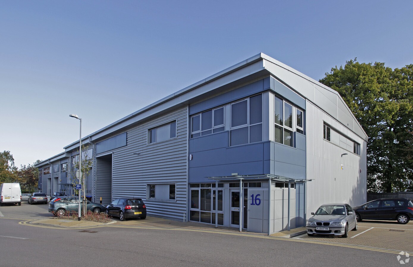 Swallowdale Ln, Hemel Hempstead, HP2 7EB | LoopNet