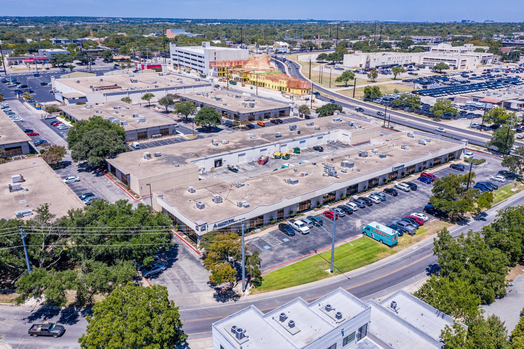 5555 N Lamar Blvd, Austin, TX 78751 - Lamar Business Park | LoopNet