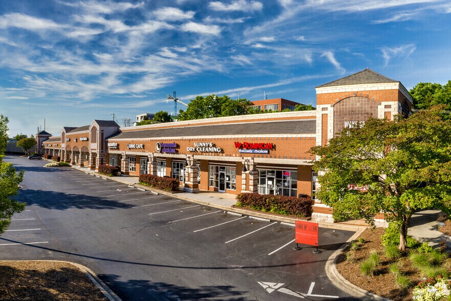 9211-9331 N Tryon St, Charlotte, NC 28262 - Mallard Point Shopping Center | LoopNet