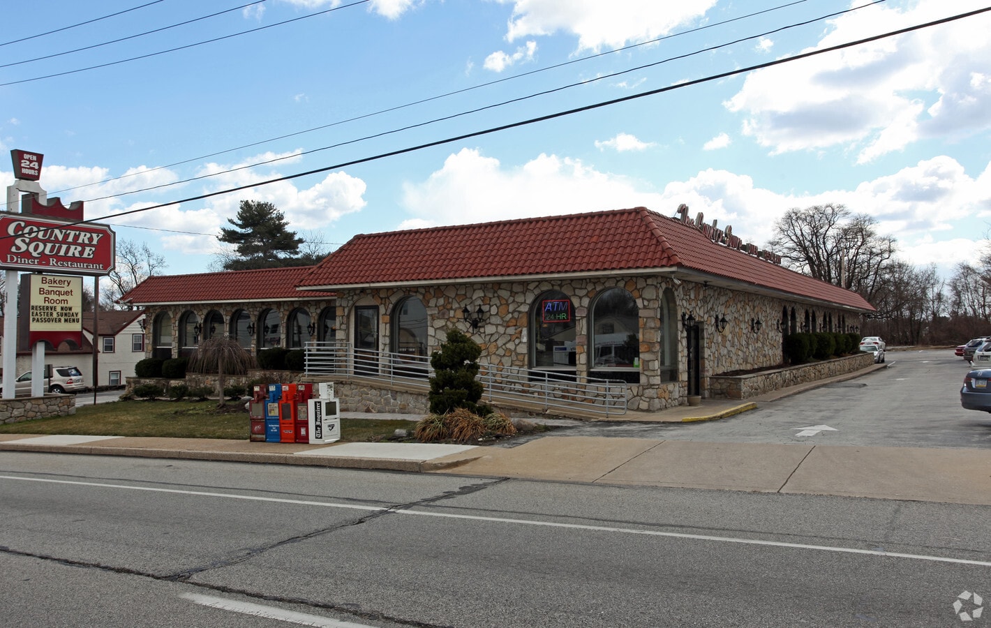 2560 W West Chester Pike, Broomall, PA 19008 - Country Squire Diner | LoopNet