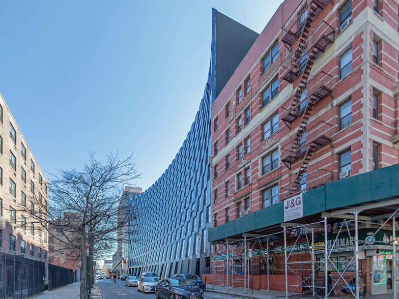 66 Hudson Blvd, New York, NY 10018 - Studio at The Spiral | LoopNet