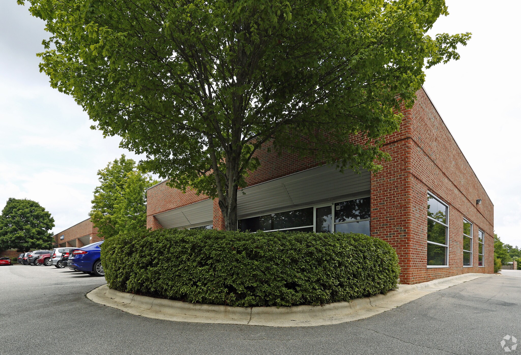 700 Blue Ridge Rd, Raleigh, NC 27606 - Pylon 12 | LoopNet.com