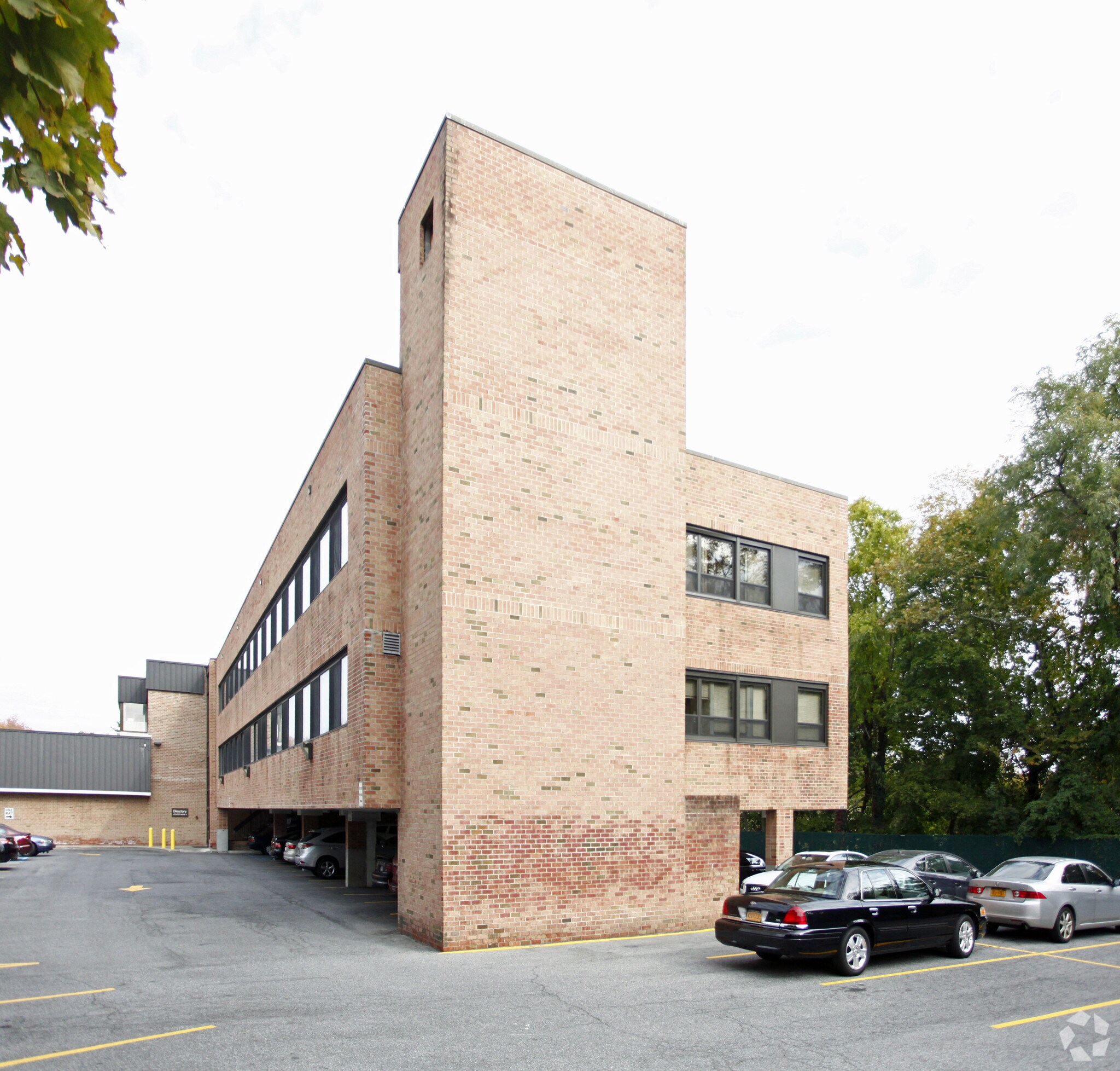 77 Quaker Ridge Rd, New Rochelle, NY 10804 - North Ridge Plaza | LoopNet