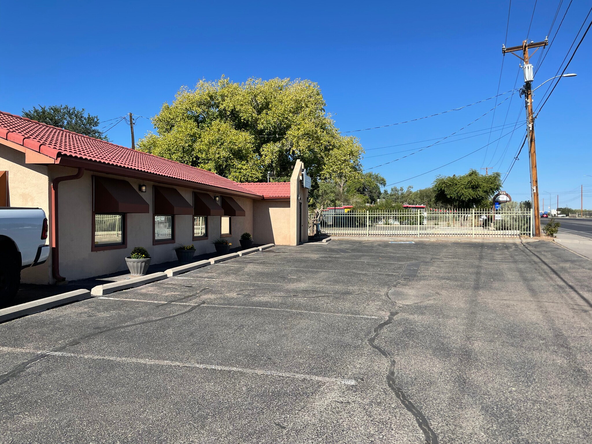 705 Main St SW, Los Lunas, NM 87031 - Office for Sale | LoopNet
