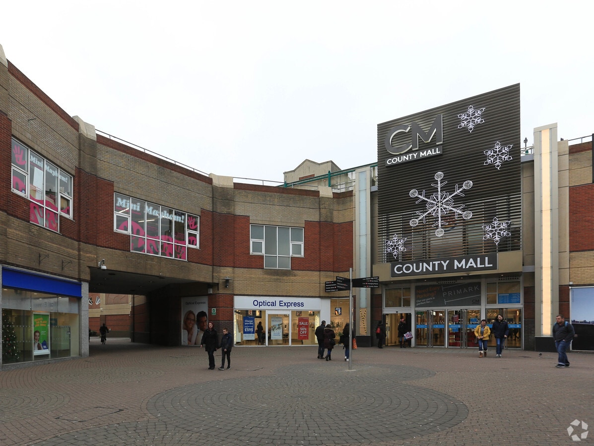 Haslett Ave, Crawley, RH10 1FD - County Mall Shopping Centre | LoopNet