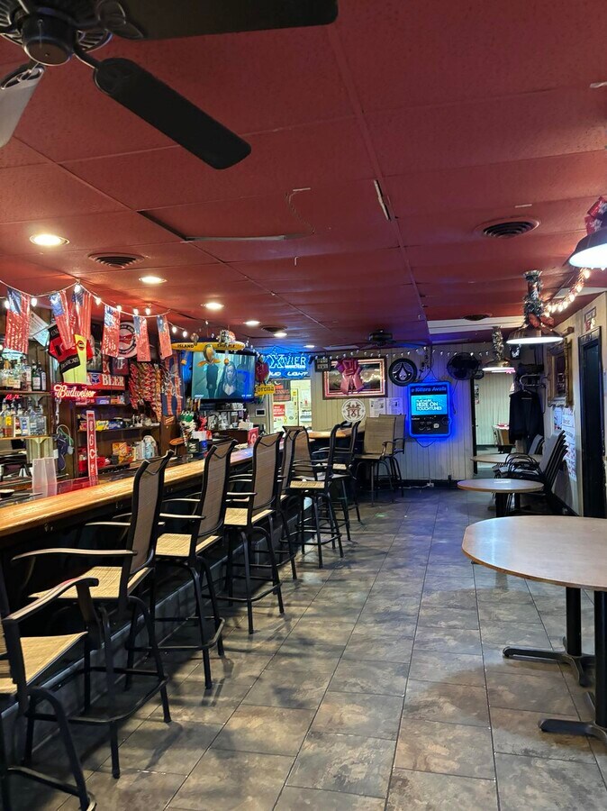 3921 Edwards Rd, Cincinnati, OH 45209 - Mixed-Use Bar/Restaurant at ...
