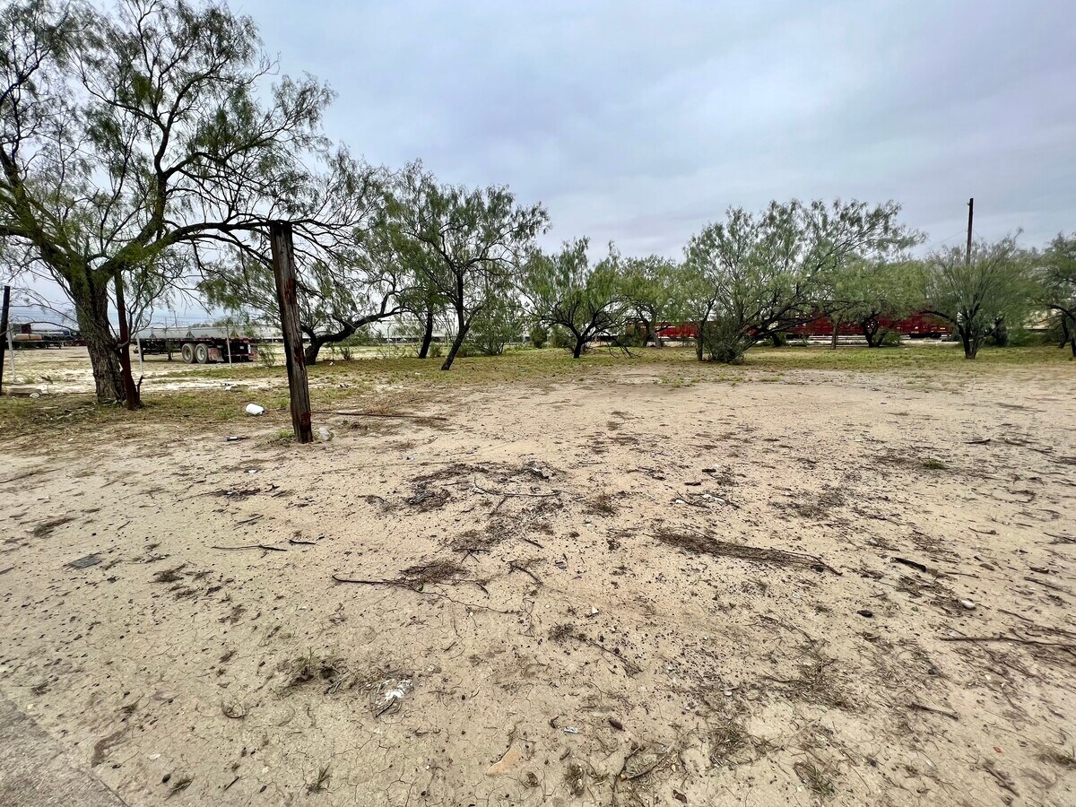 1090 Kifuri, Eagle Pass, TX 78852 | LoopNet