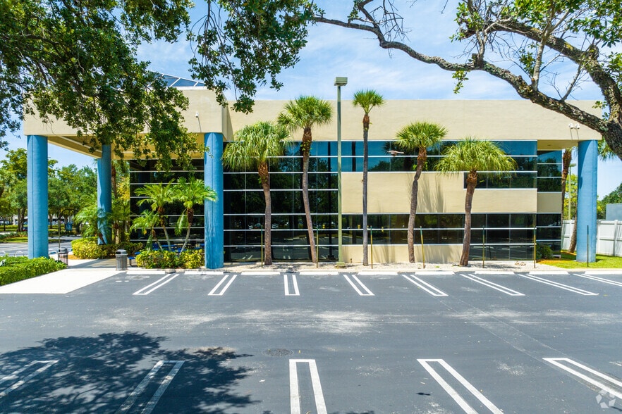 14901 NW 79th Ct, Miami Lakes, FL 33016 - Office for Lease | LoopNet 14901 NW 79th Ct, Miami Lakes, FL 33016 - Office for Lease | LoopNet