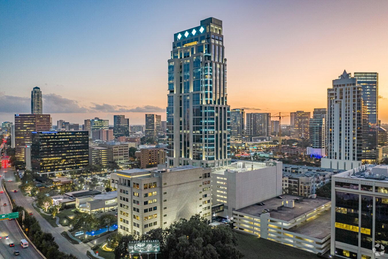 1600 W Loop S, Houston, TX 77027 | LoopNet