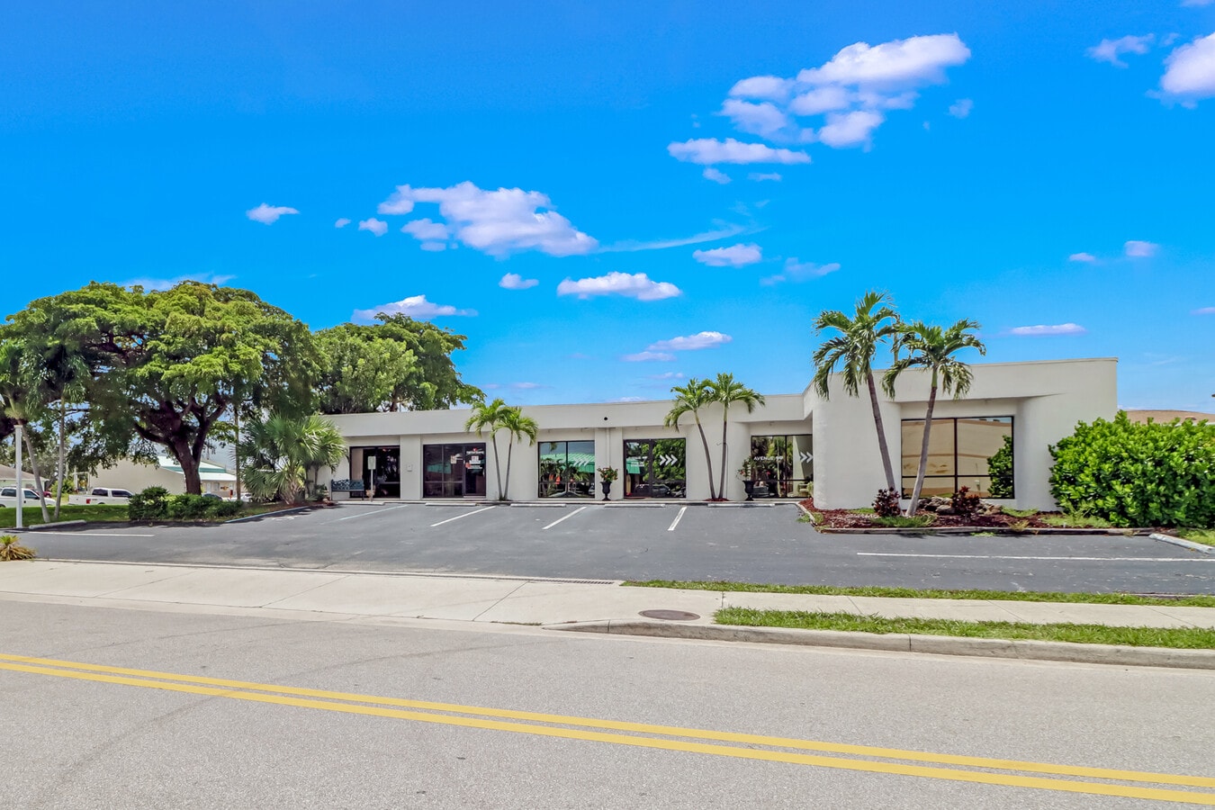 4636-4640 SE 9th Pl, Cape Coral, FL 33904 | LoopNet