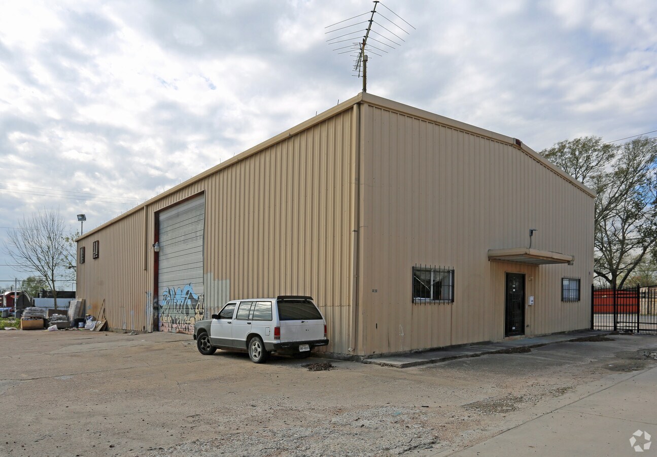 13626 Reeveston Rd, Houston, TX 77039 | LoopNet