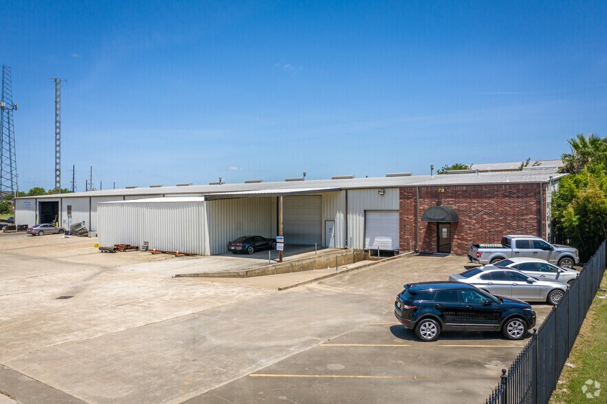 8911 Jackrabbit Rd, Houston, TX 77095 | LoopNet
