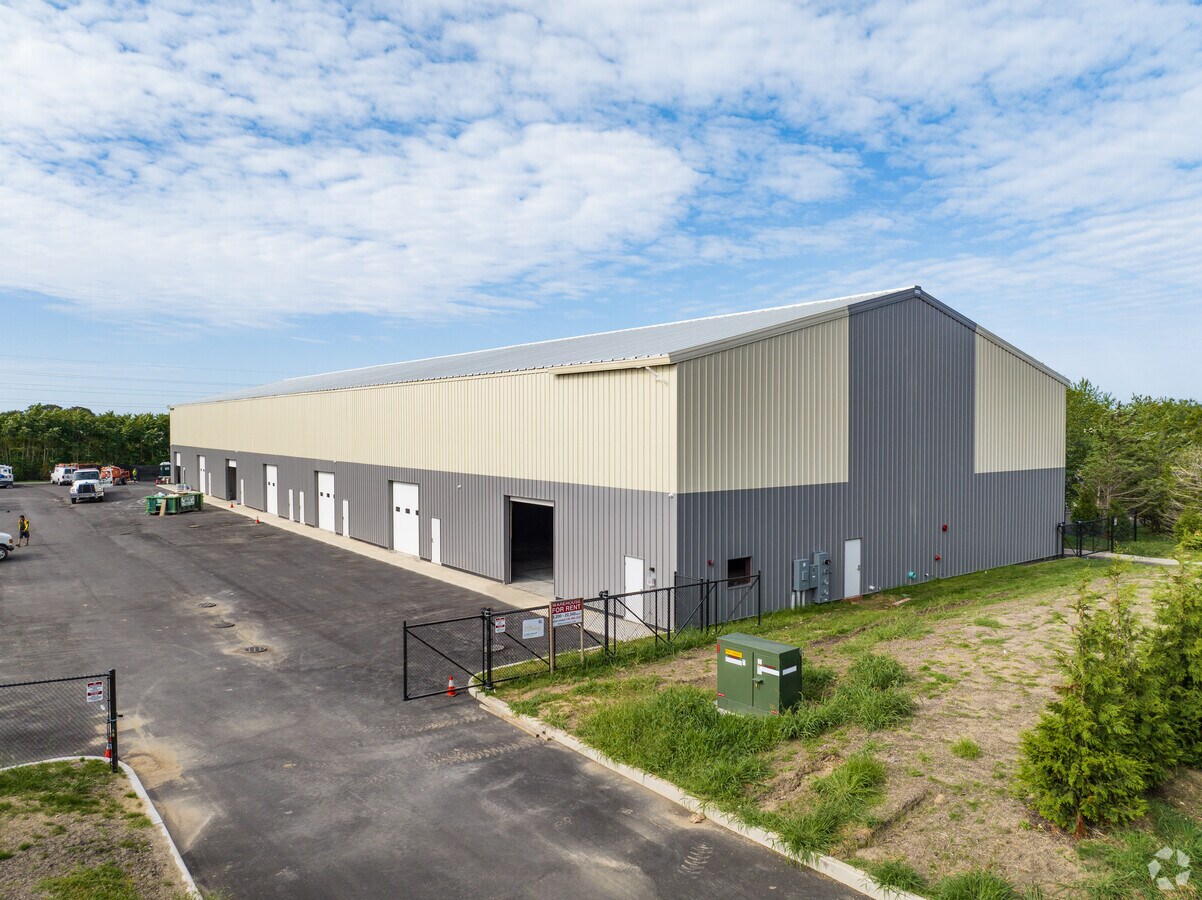 8 Leecon Ct, Southampton, NY 11968 - Industrial for Lease | LoopNet