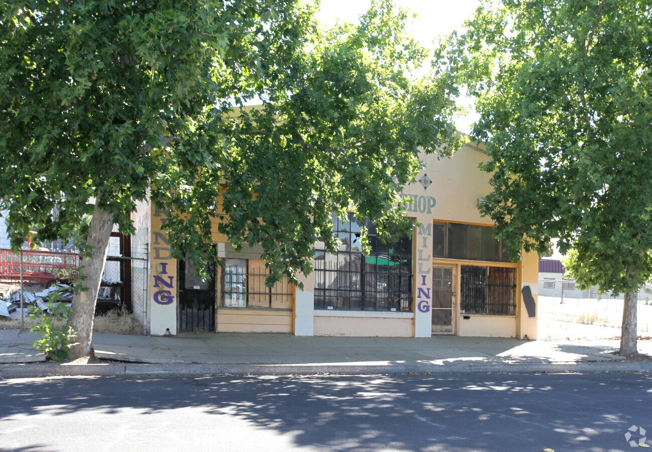 710 7th St, Modesto, CA 95354 | LoopNet