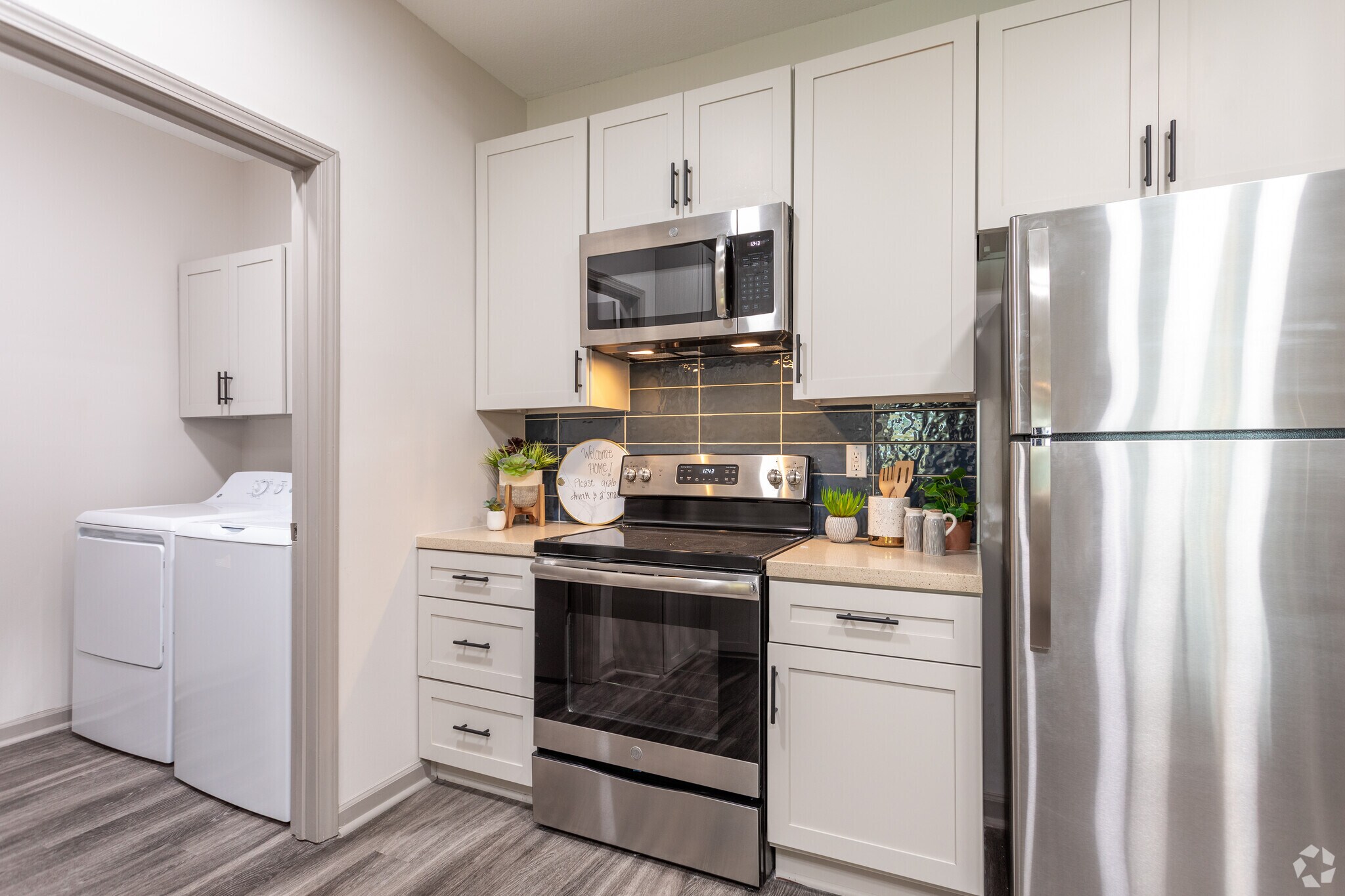 900 E Six Forks Rd, Raleigh, NC 27604 - Infinity Six Forks | LoopNet